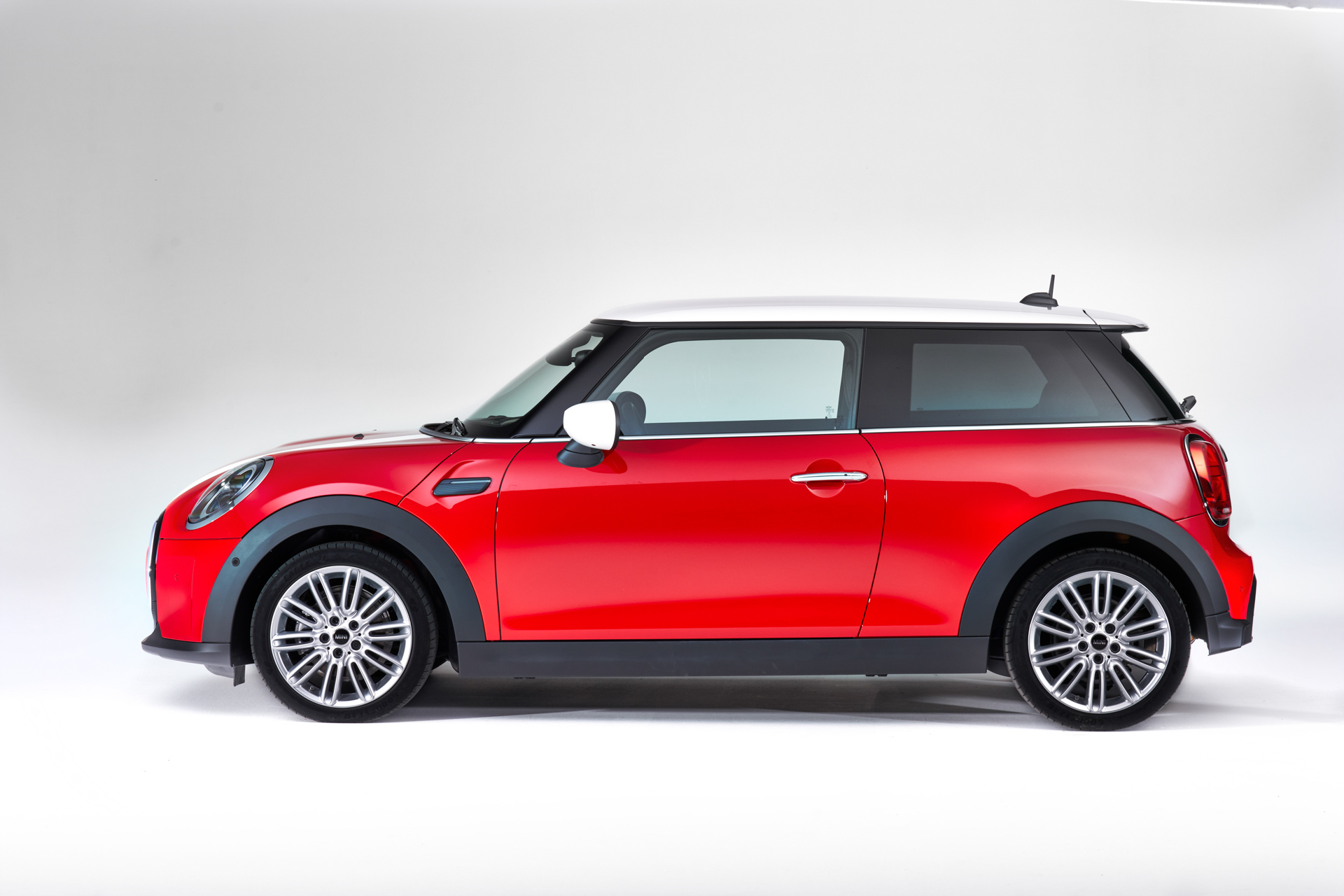 Preview: 2022 Mini Hardtop and Convertible receive subtle refresh that ...