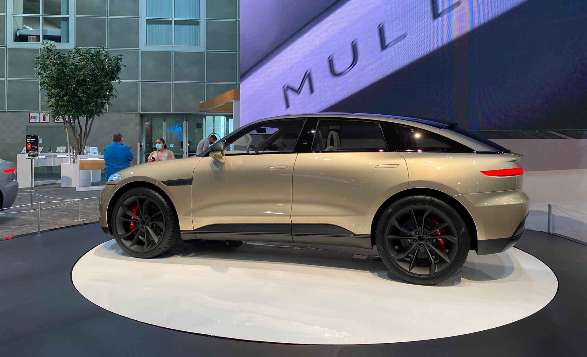 Mullen plans solid-state battery that can add 300 miles in 18 minutes ...