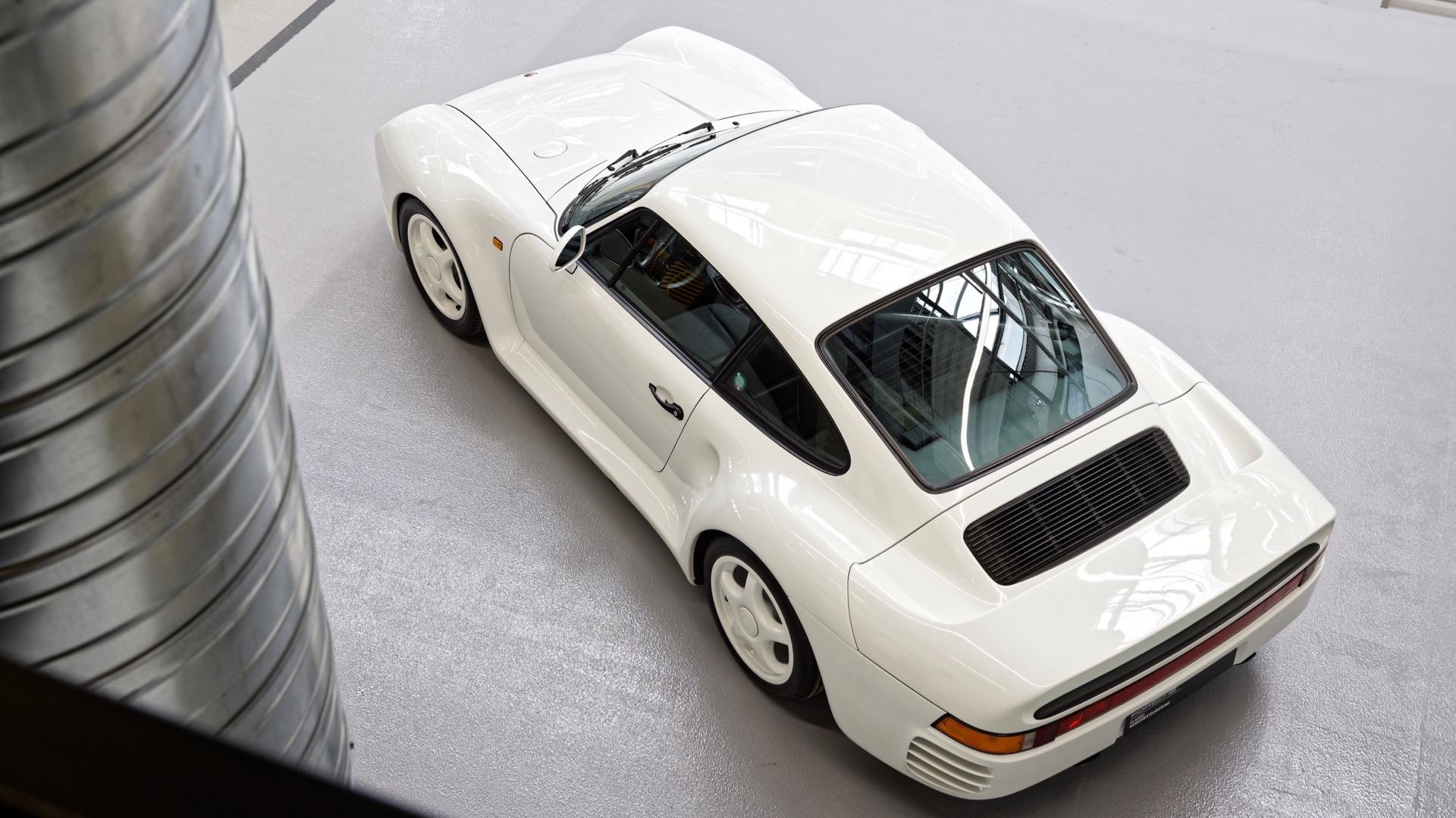 Check out Nick Heidfeld's factory-restored Porsche 959