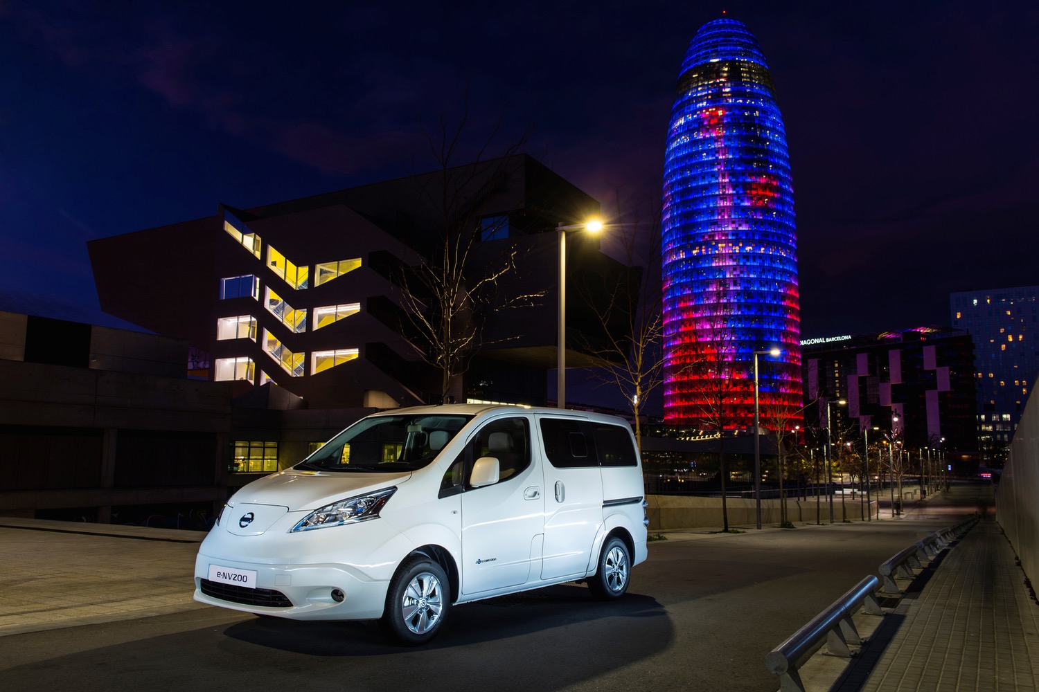 Fuel-cell range extender for Nissan e-NV200 electric taxis announced by ...