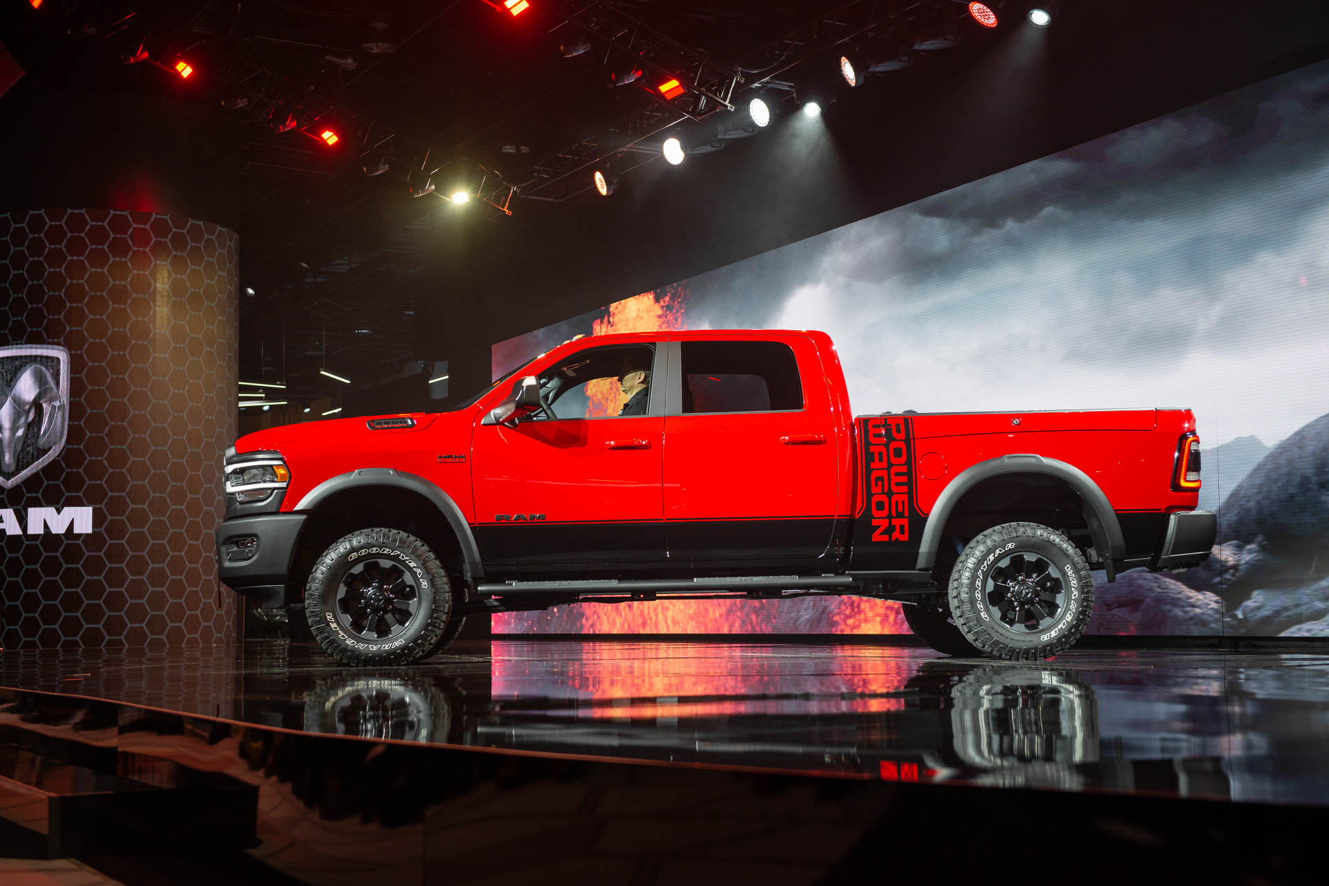 This Week's Top Photos: The 2019 Detroit auto show edition