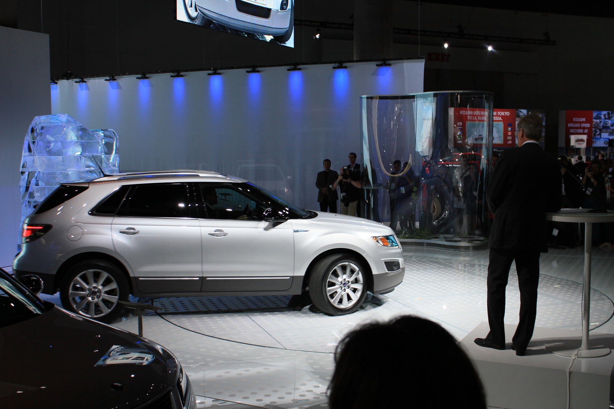2010 Los Angeles Auto Show: 2011 Saab 9-4X Live Photos
