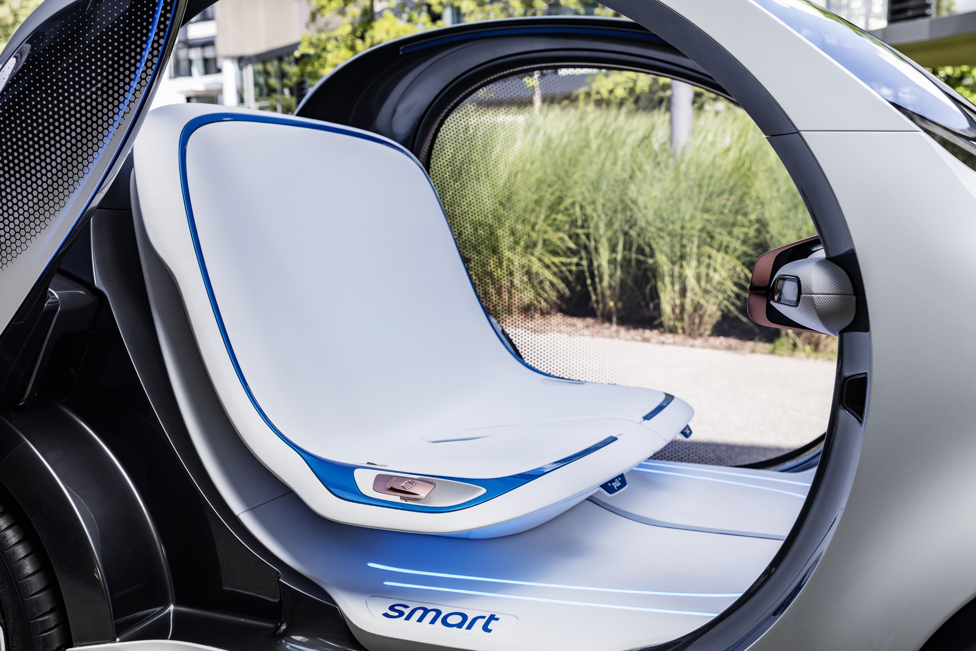 The Smart Vision EQ Fortwo is a self-driving electric matchmaker