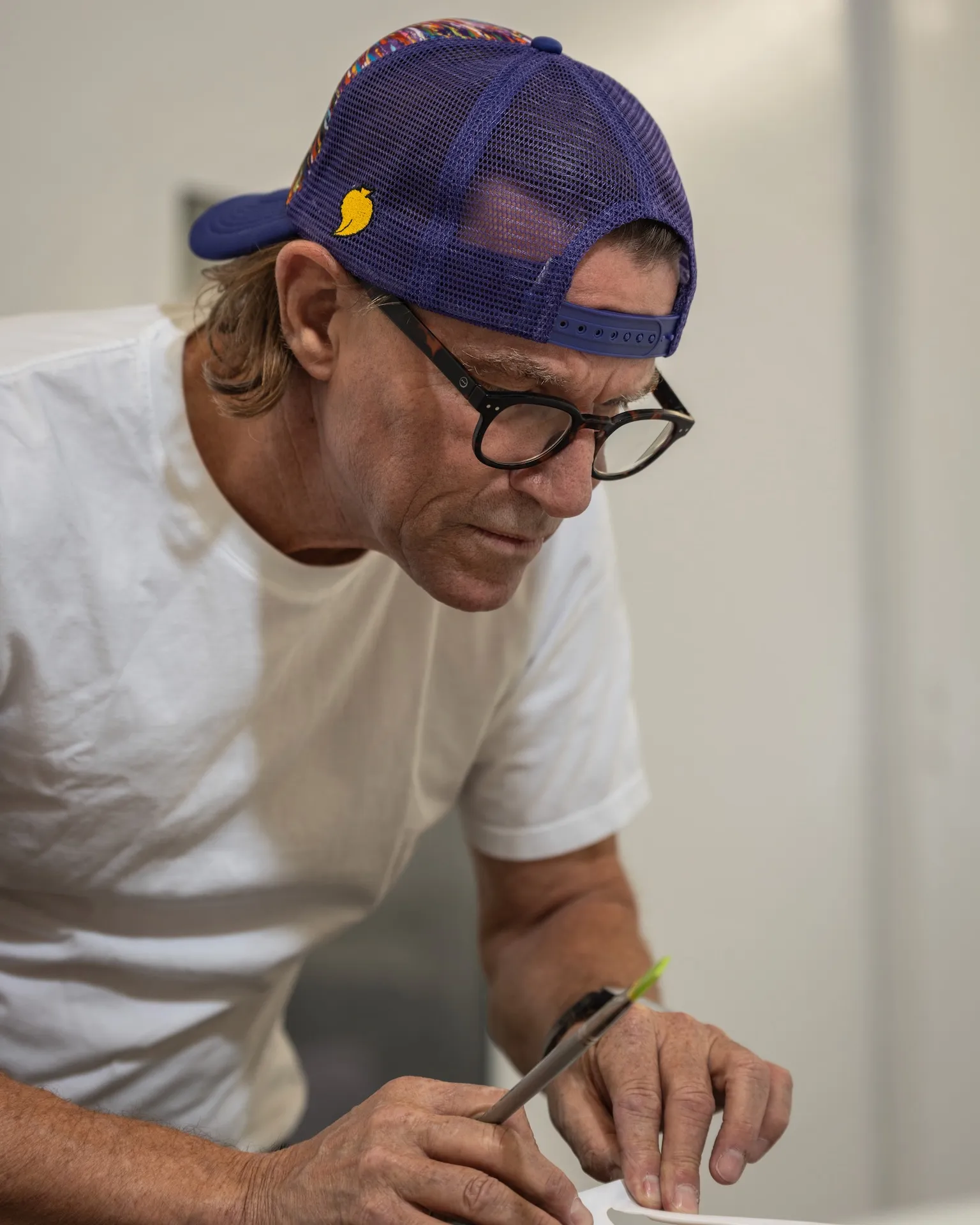 Ex-F1 driver turned artist hand paints 930 TAG Turbo by Lanzante