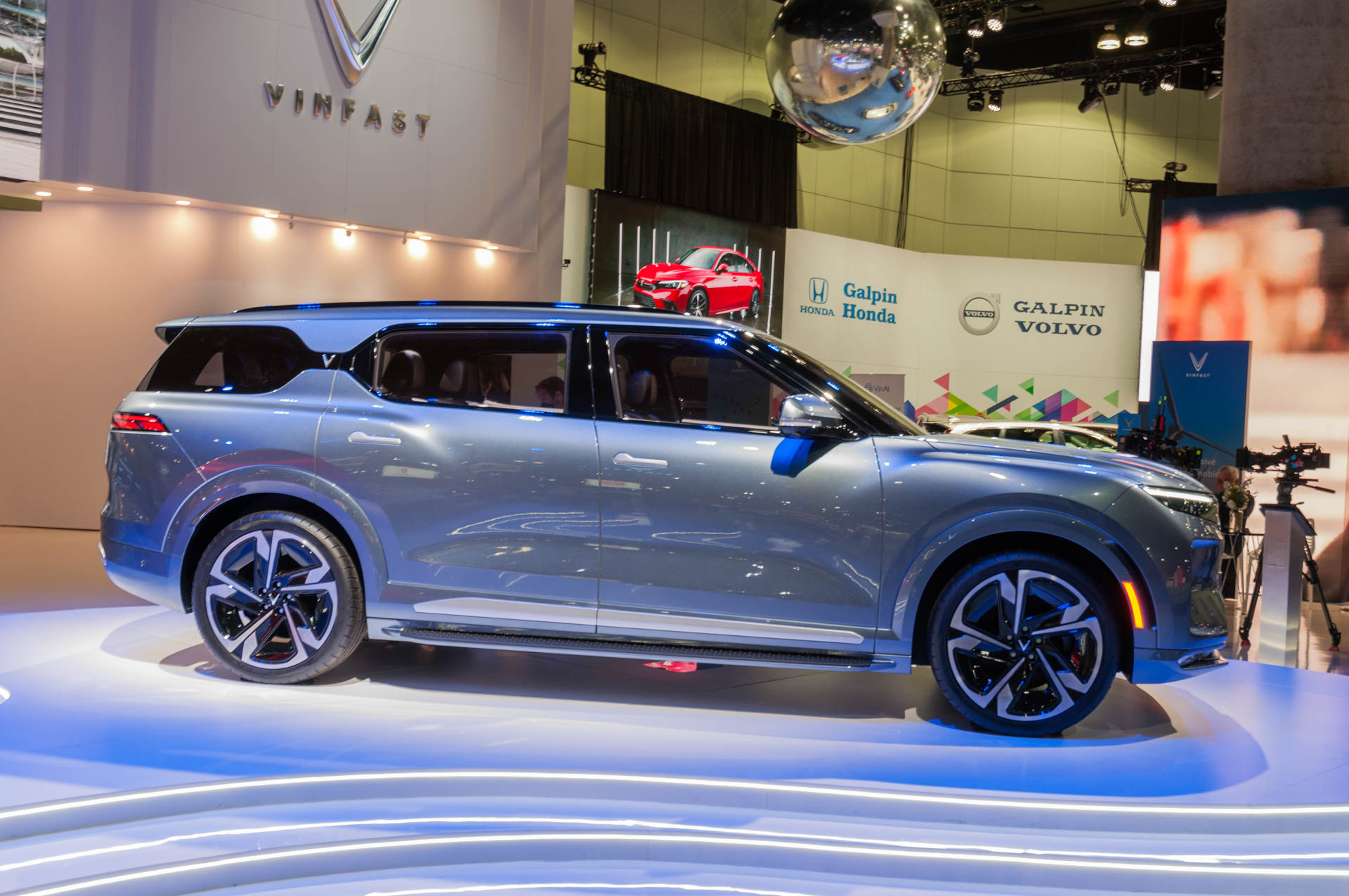 Vinfast aims to deliver U.S. EVs by end of 2022, establishes Los ...