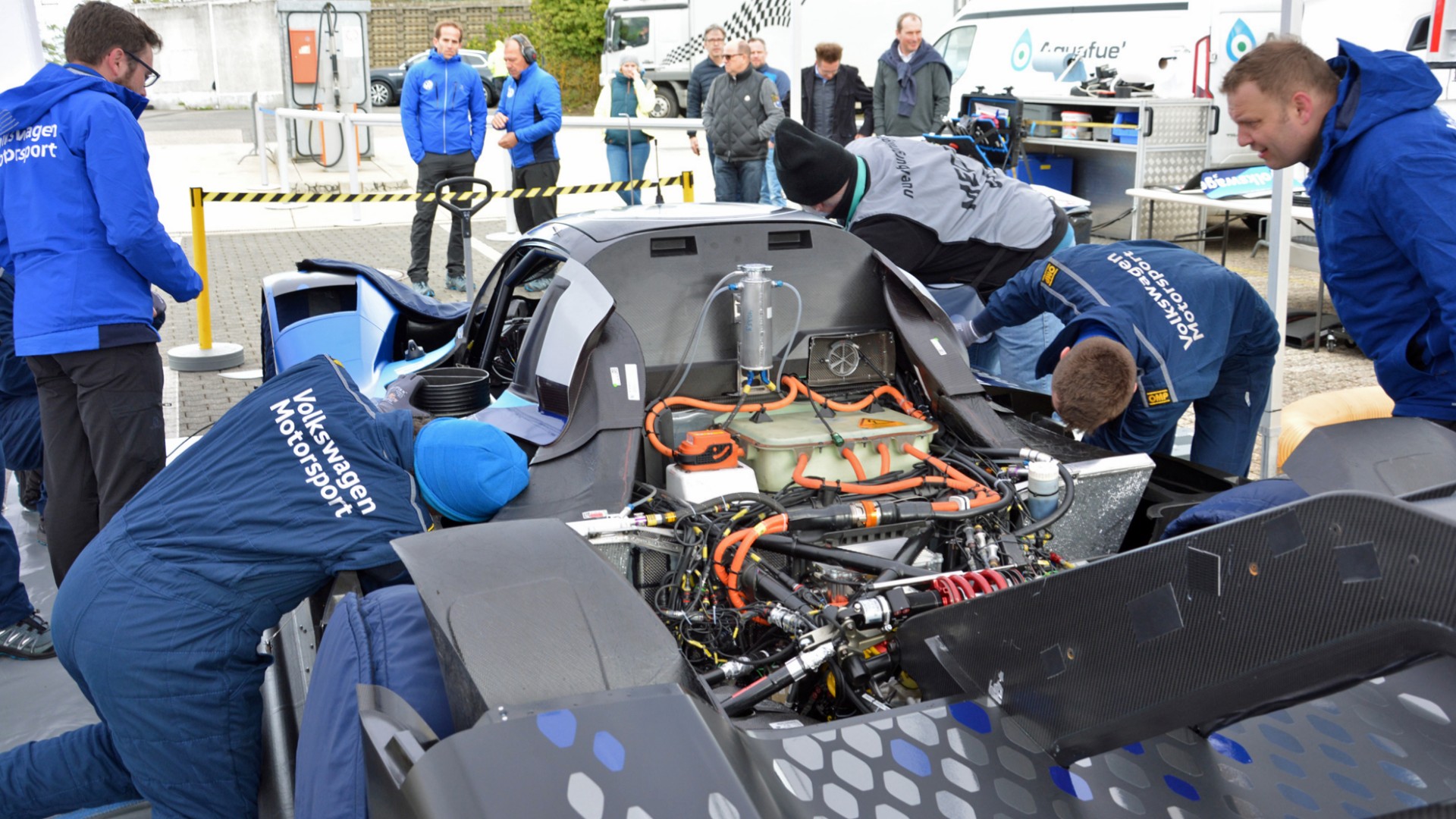 Quick and efficient: VW ID R used one quarter of the energy of a gas ...