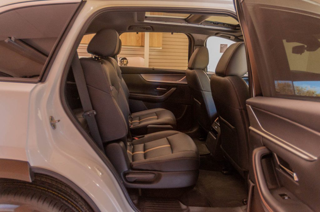 2024 Mazda CX-90 ranges from $40,970 to $61,325, gets 25 mpg