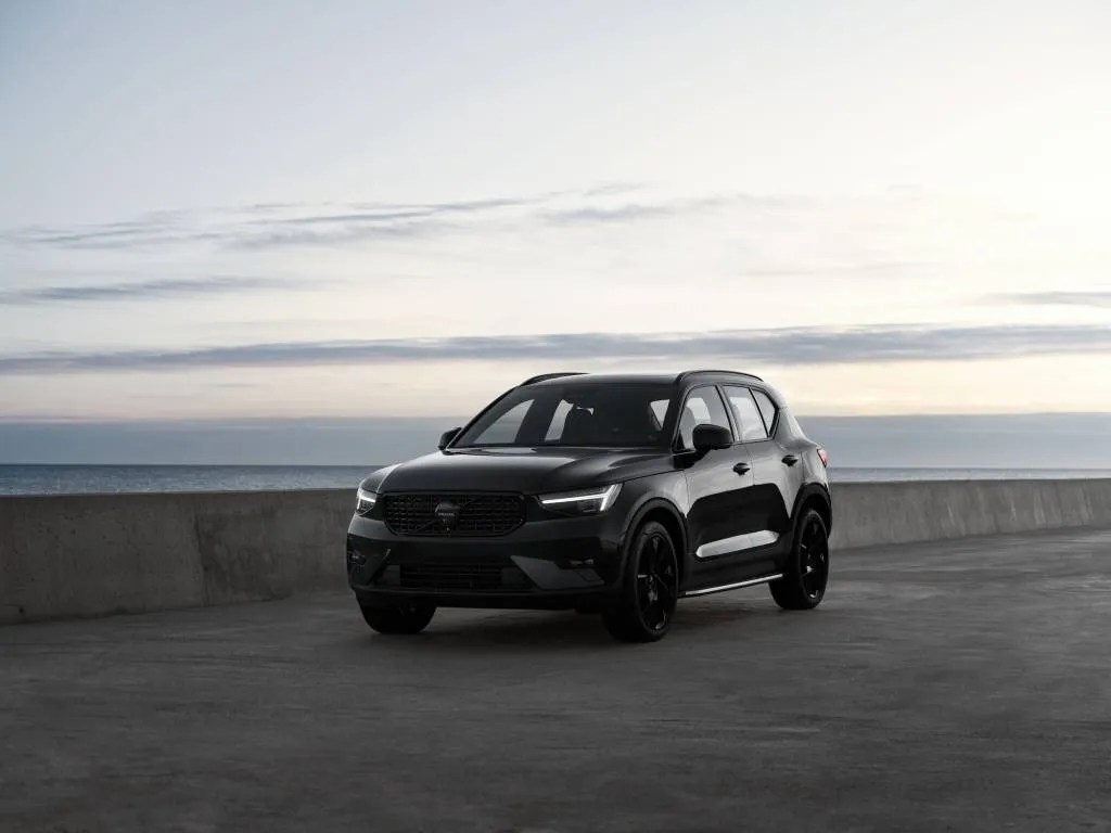 2025 Volvo XC40 Review: Prices, Specs, and Photos - The Car Connection