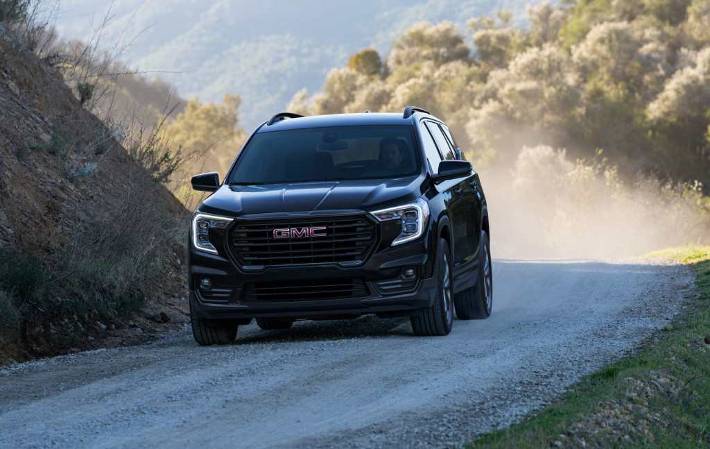 2022 GMC Terrain sports fresh face, rugged AT4 trim