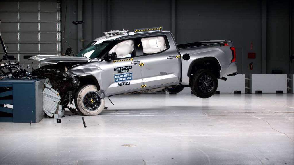 2025 Top Safety Cars: IIHS Best Picks