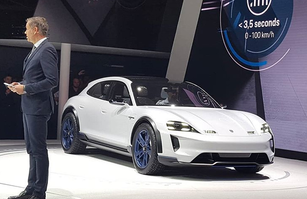 Porsche rolls out Mission E Cross Turismo concept in Geneva