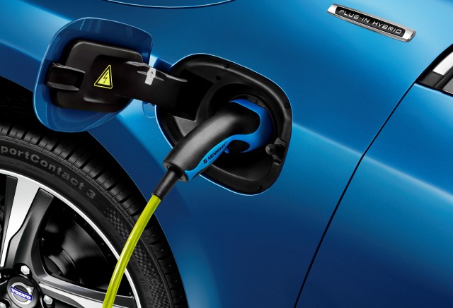 Nissan To Launch Plug-In Hybrids Too, In Less Than Two Years