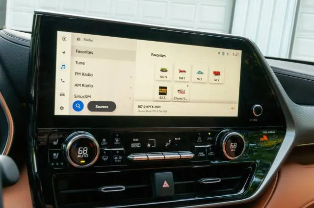 Test drive: 2023 Toyota Highlander Hybrid goes the extra mpg