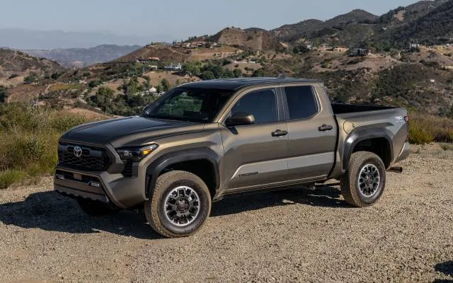2026 Nissan Frontier vs 2025 Toyota Tacoma - The Car Connection