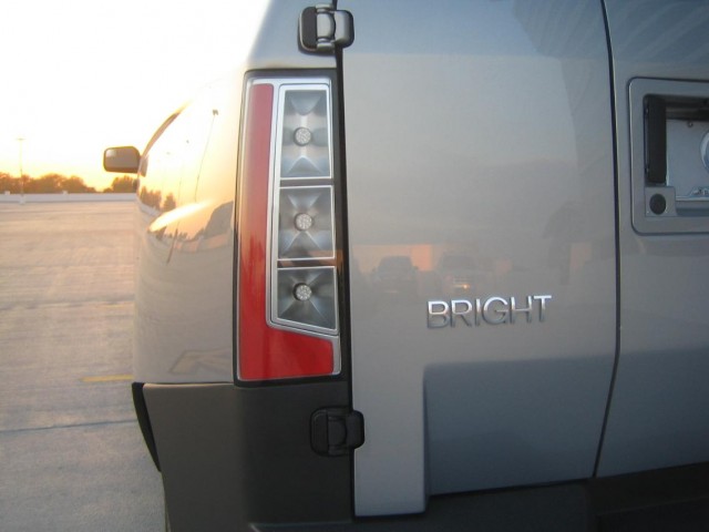 100-MPG Bright Idea Delivery Van: Now With 40 Electric Miles!
