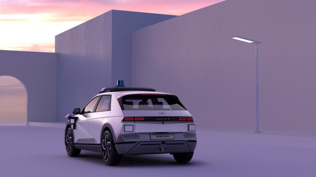 Hyundai Ioniq 5 electric robotaxi revealed with Motional autonomous ...