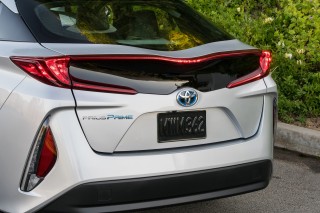 2017 Toyota Prius Prime vs 2017 Chevrolet Volt: plug-in hybrid video test