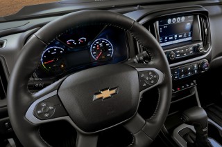 Chevrolet Colorado ZH2: first ride in hydrogen fuel-cell Army truck