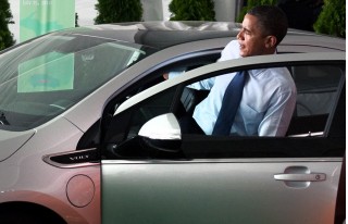 Obama Visits Detroit Auto Show, Checks Out Chevy Bolt EV Electric Car